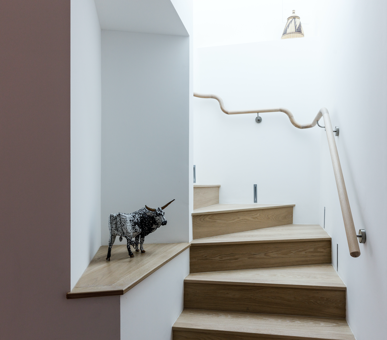 Oak Stairs: Beauty and Functionality